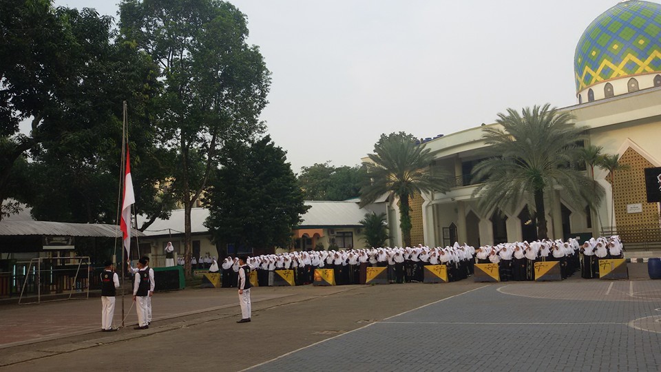 Keunikan Dunia Pesantren - Upacara Sabtu Pagi Pesantren Darunnajah Jakarta