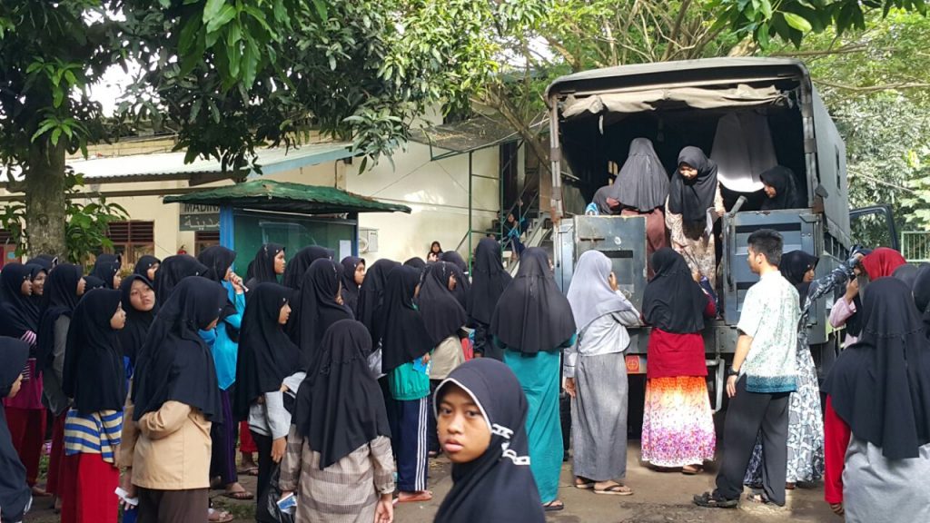 Pelepasan Peserta DLC Darunnajah 8 ke Darunnajah 2 - Pondok Pesantren ...