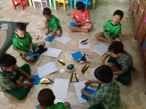 Membuat Karpet Dari Anyaman Origami