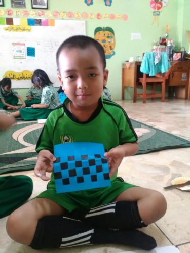 Membuat Karpet Dari Anyaman Origami