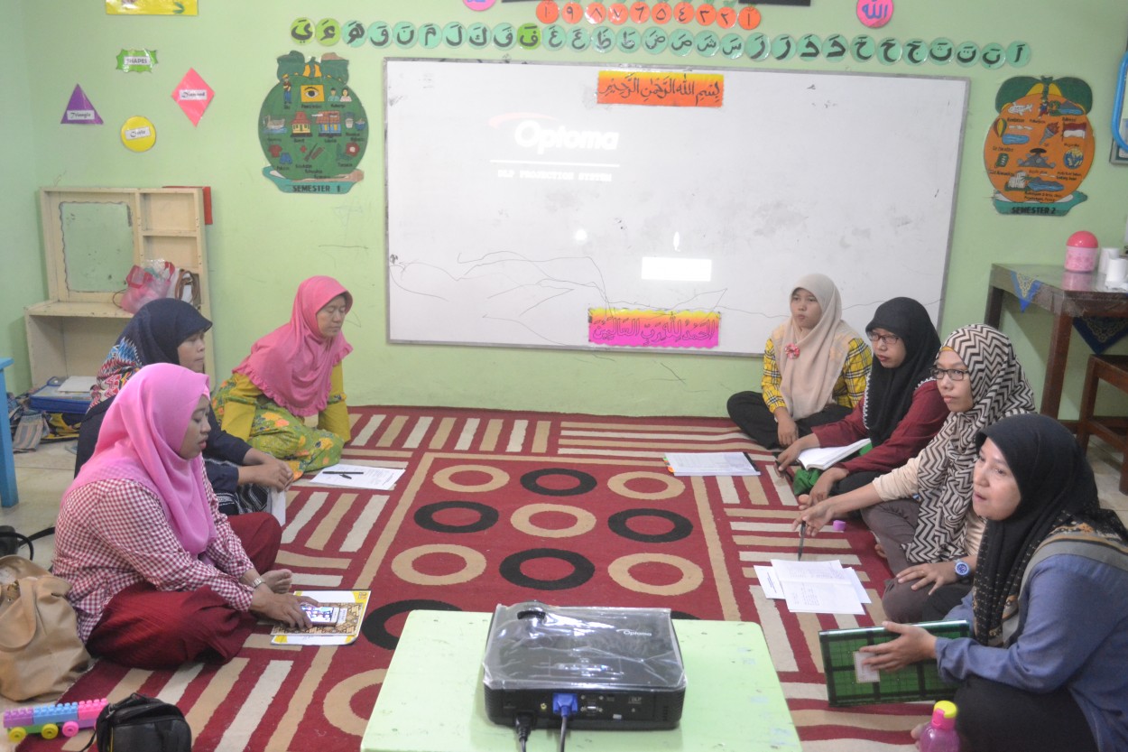 Rapat Guru Mingguan: Penguatan Bahasa Inggris Untuk Anak Usia Dini