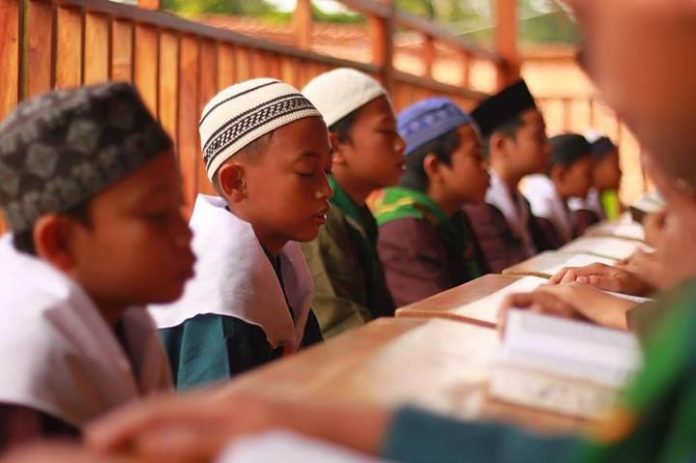 Membangun Generasi Muda yang Islami dengan Al-Quran
