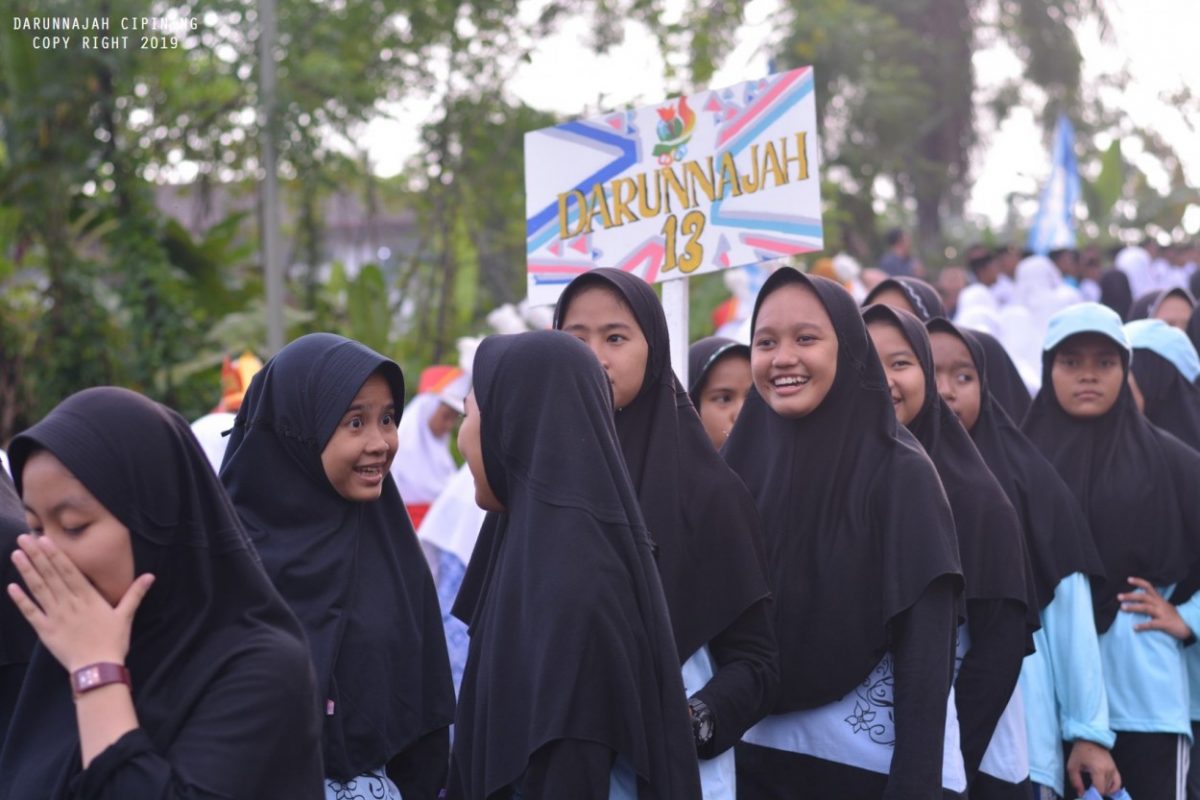 Upacara Pembukaan Darunnajah Open Ke-10 di Pesantren Darunnajah 2 Cipining