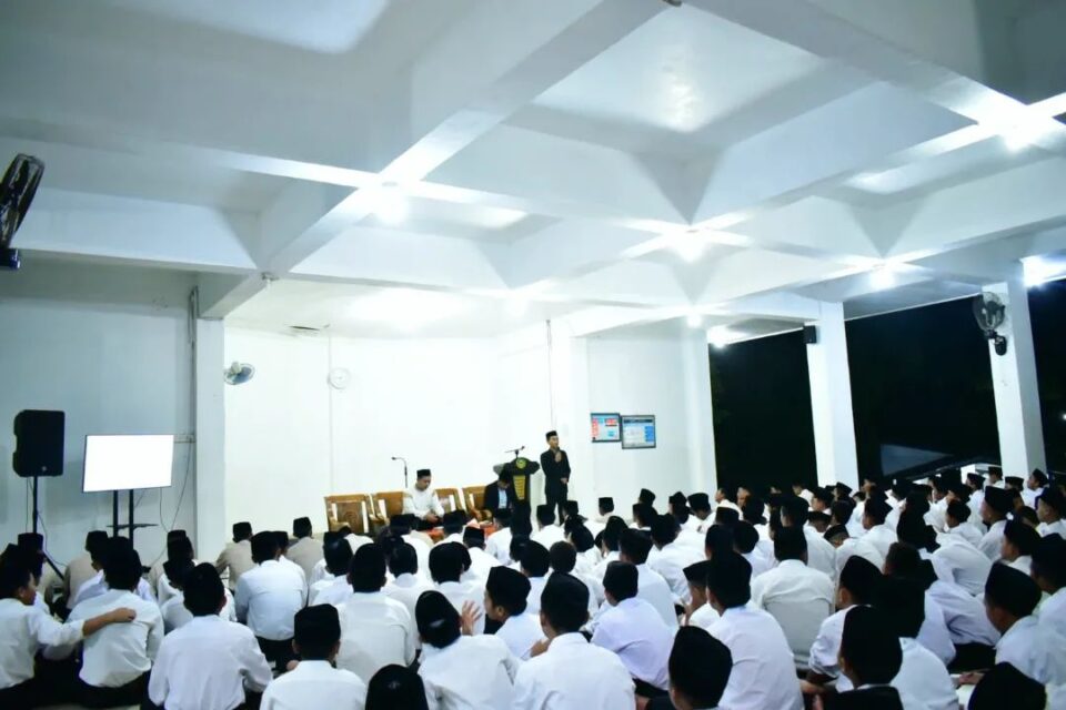 Tips-tips Berpidato Di Depan Umum Pesantren Darunnajah