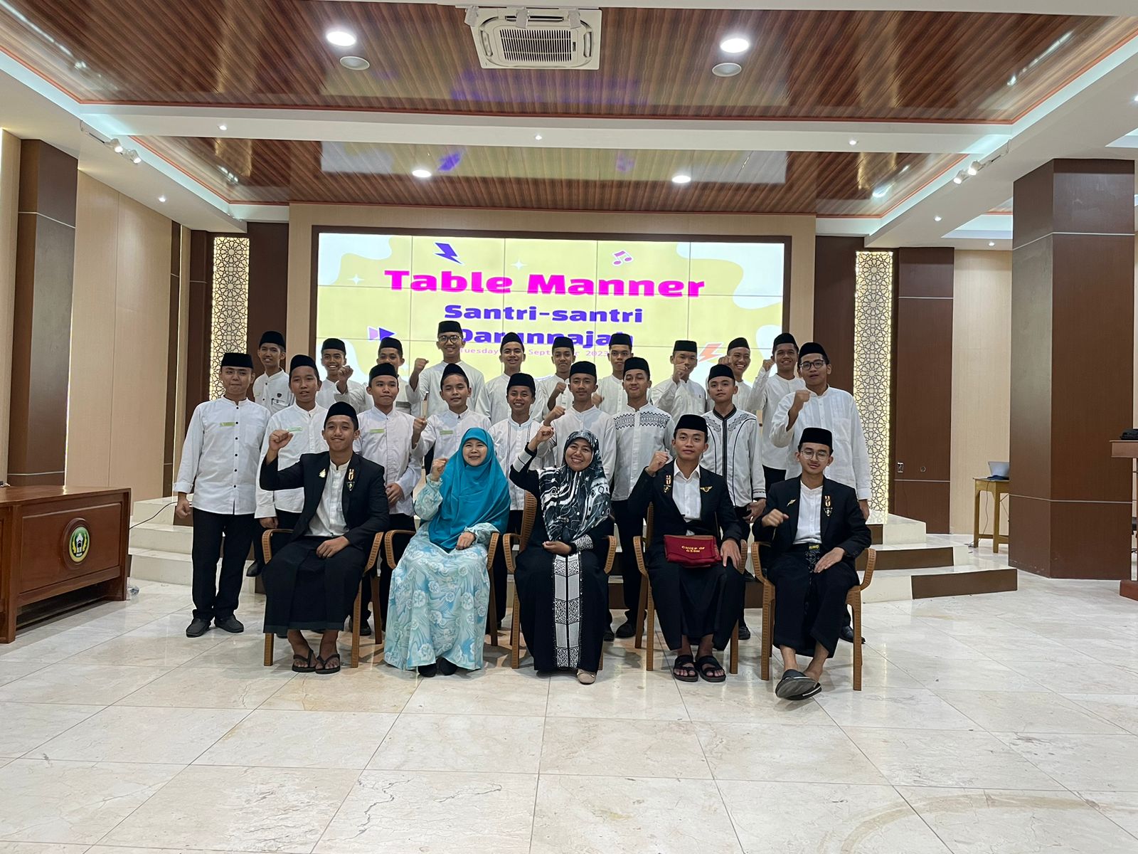 Pentingnya Perilaku di Meja Makan, OSDN Adakan Pelatihan Table Manner