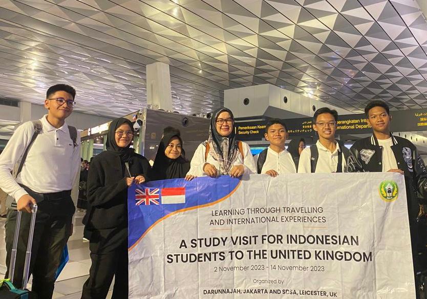 Santri Darunnajah mengikuti Study Visit Program ke Inggris