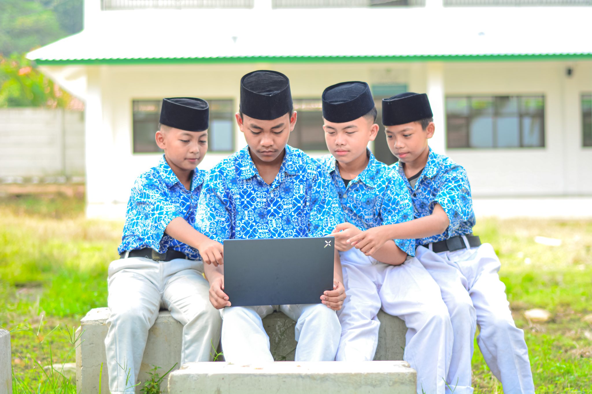 Santri Digital: Membangun Generasi Islami yang Melek Teknologi