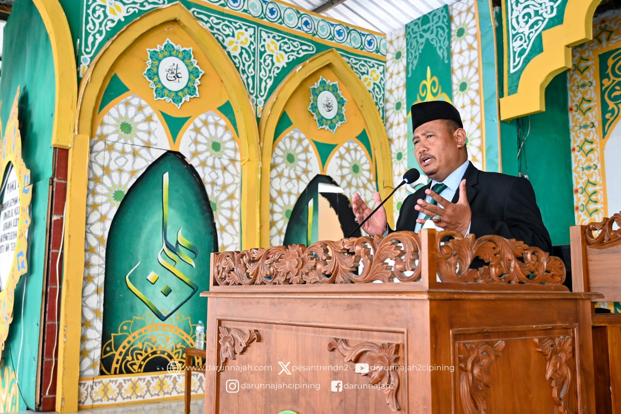Muqaddimah Khutbah Jumat yang Disertai dengan Doa-Doa